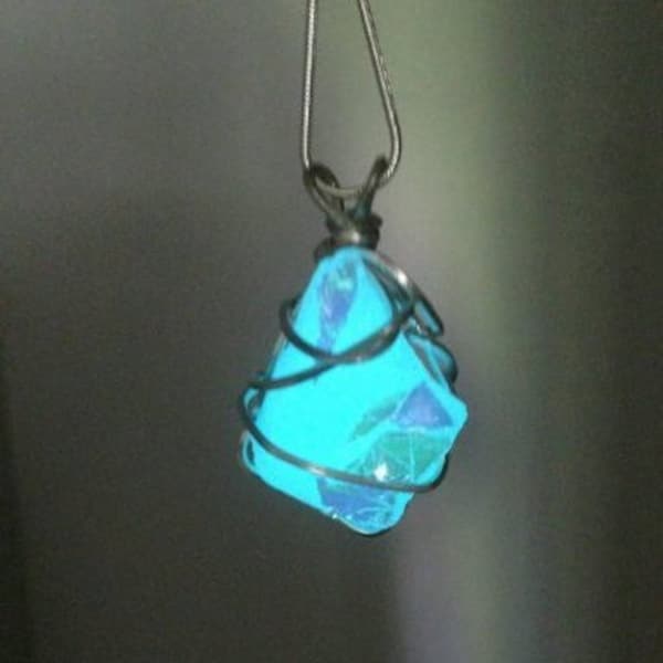 Glowing Necklace - Etsy