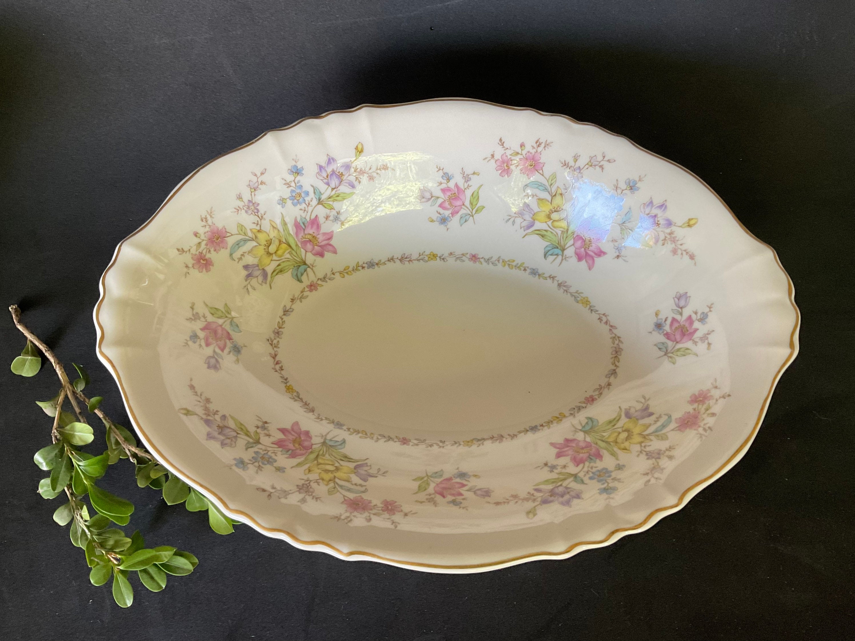 Federal Shape Syracuse China 10” Oval Bowl in the Briar Cliff Pattern ...