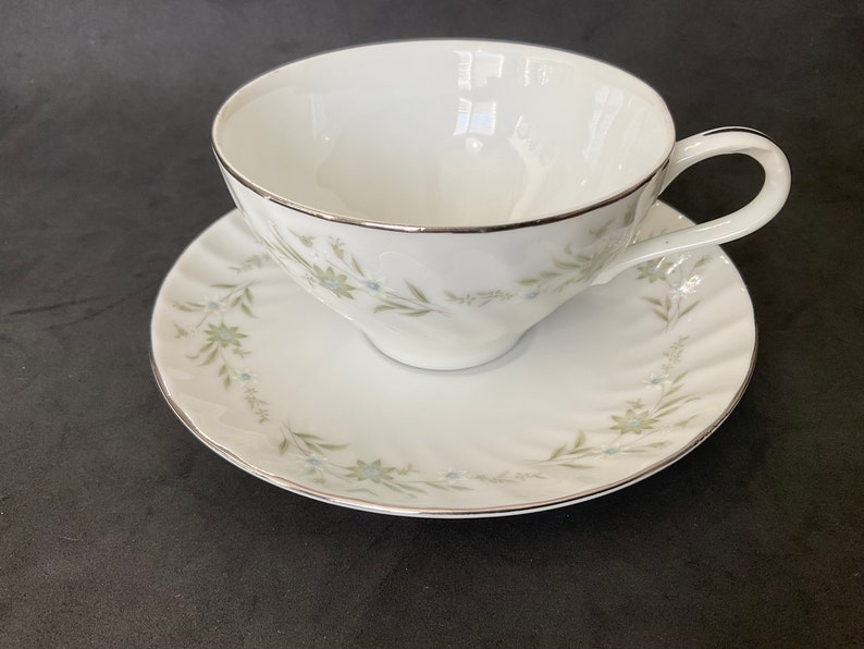 Coventry Felicia 656 Dinnerware Collection by Fine China Japan. Sold ...