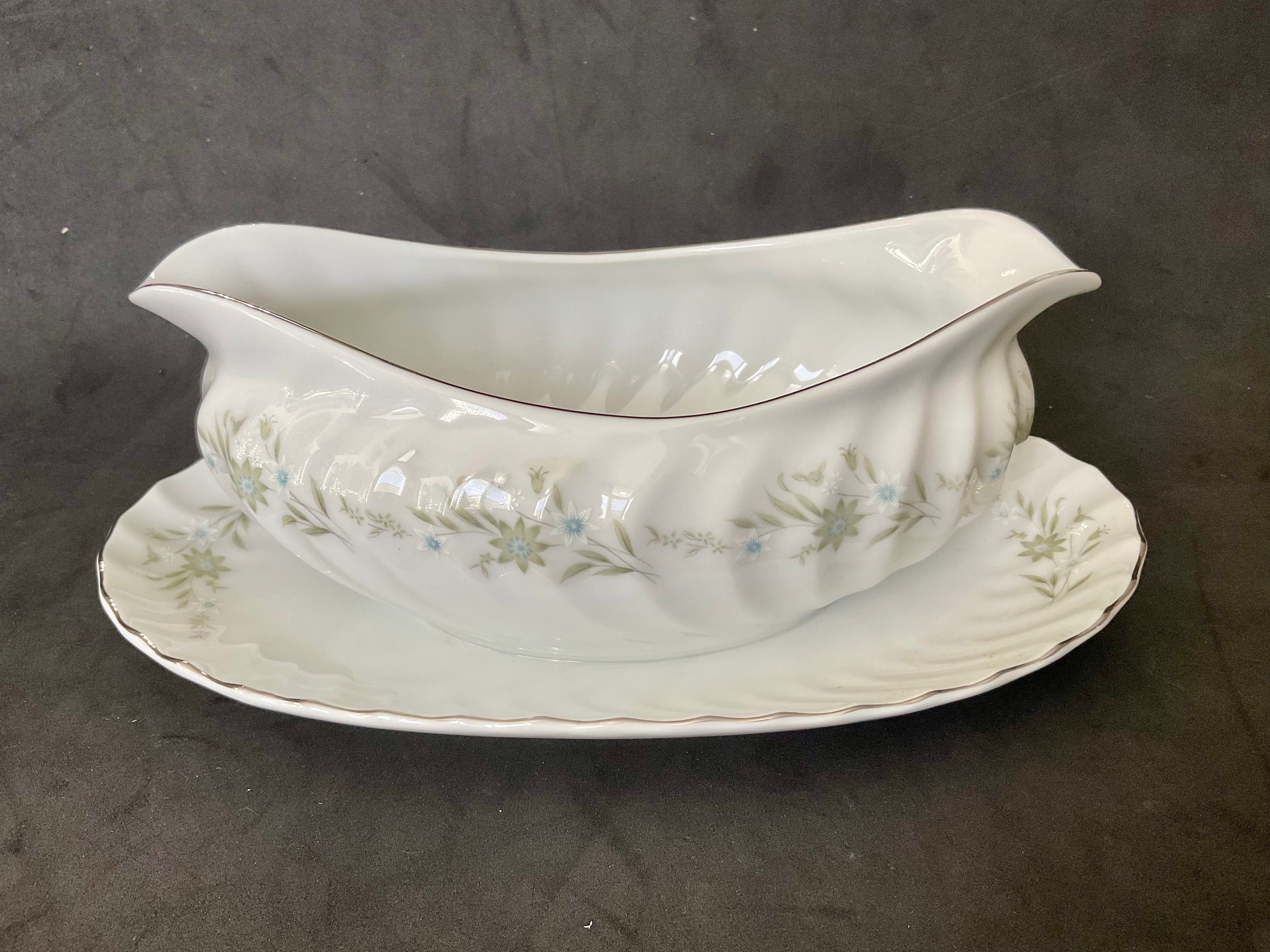 Coventry Felicia 656 Dinnerware Collection by Fine China Japan. Sold ...