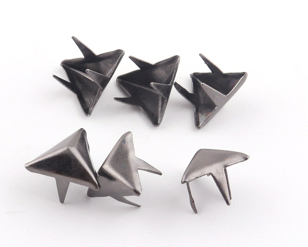 200pcs Gunmetal Triangle Shape Claw Stud Prongs Studs Claws Rivet ...