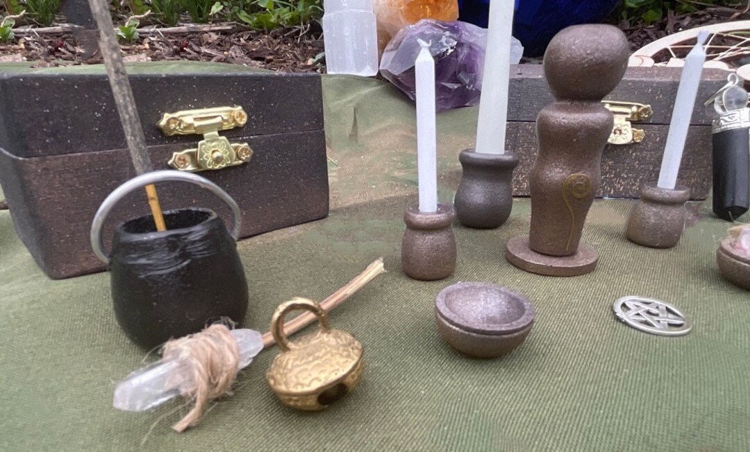 Witchcraft Starter Kit, Witchcraft Altar, Mini Altar, Green Witch Altar ...