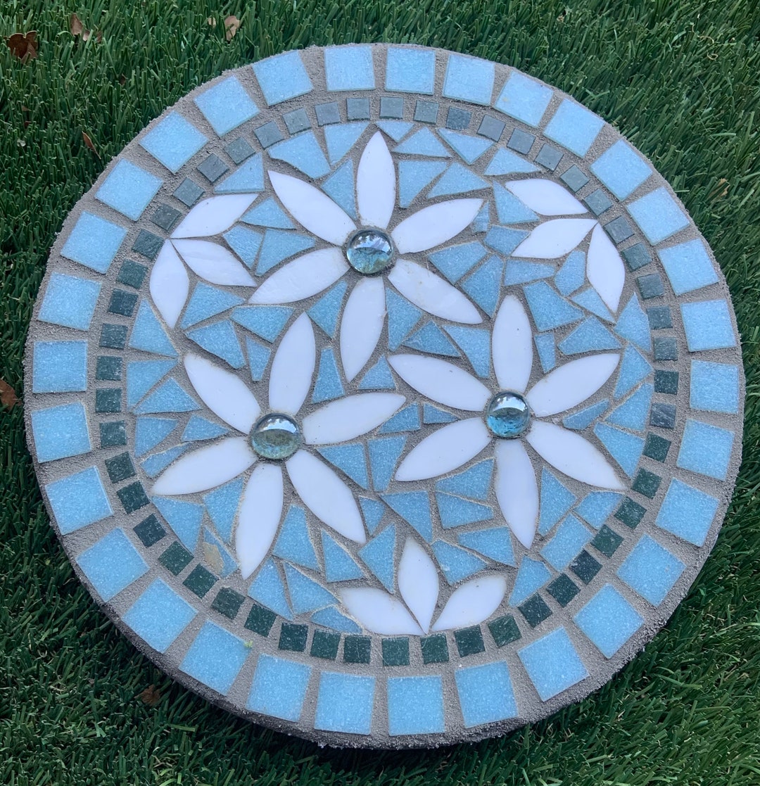 Daisy Mosaic Stepping Stone - Etsy