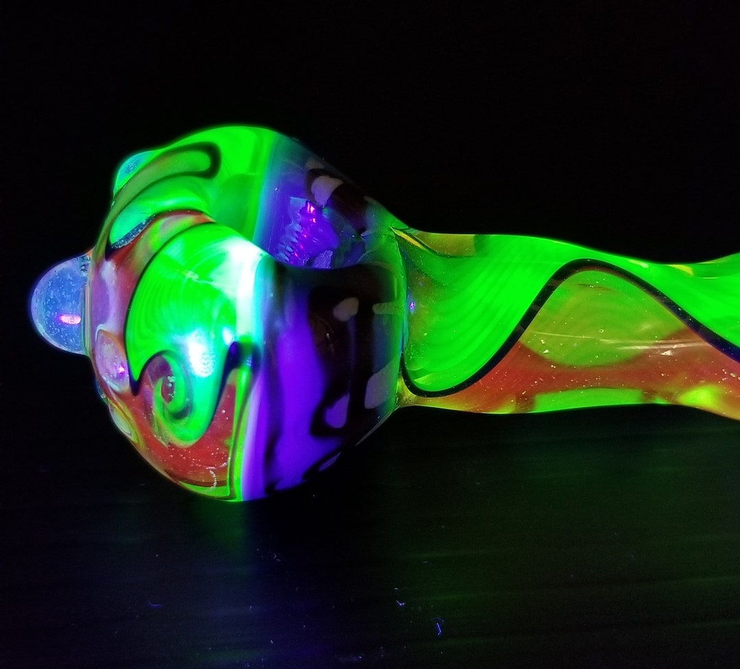 Heady Pipe Super Reactive Glass Smoking Pipe Blue Glows Multicolored ...