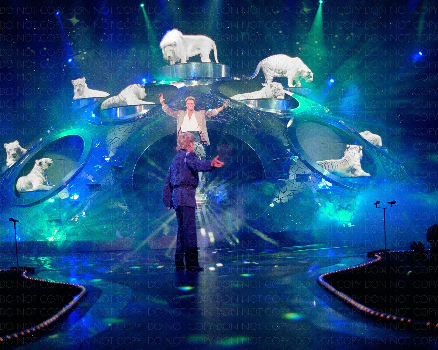 SIEGFRIED & ROY on Stage With Lions and Tigers / Archival Magicians ...
