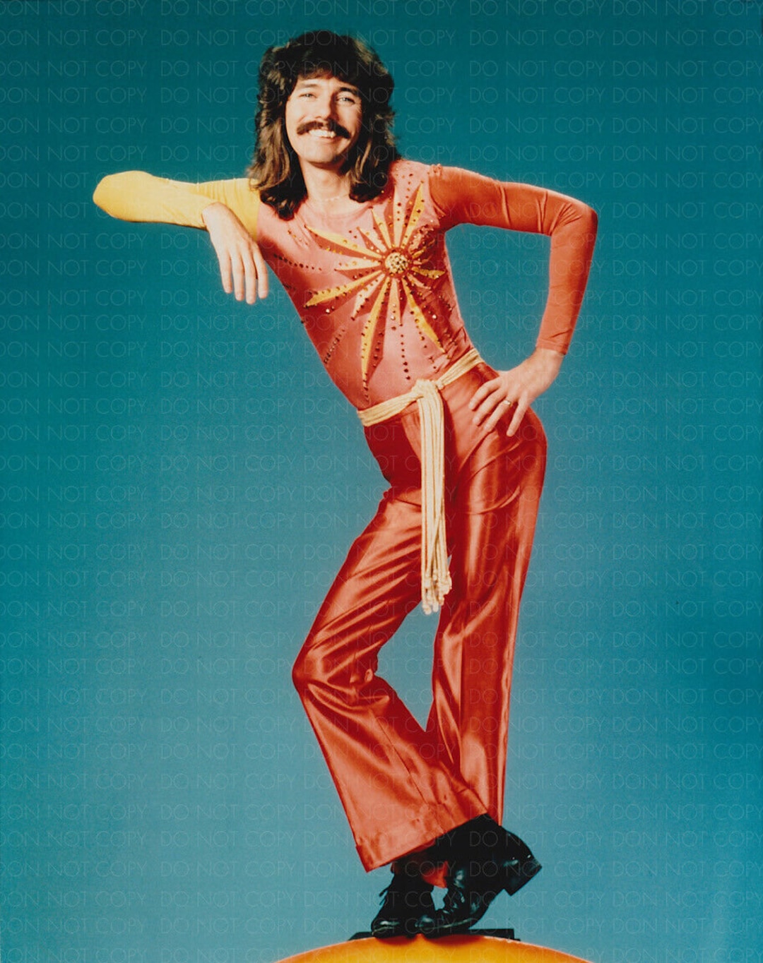 DOUG HENNING Leaning Publicity Photo (1970s) / Magician Photo Reprint ...