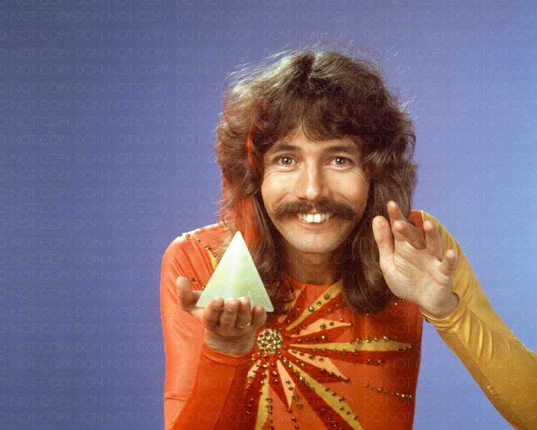 DOUG HENNING PYRAMID Publicity Photo (1970s) / Magician Photo Reprint ...