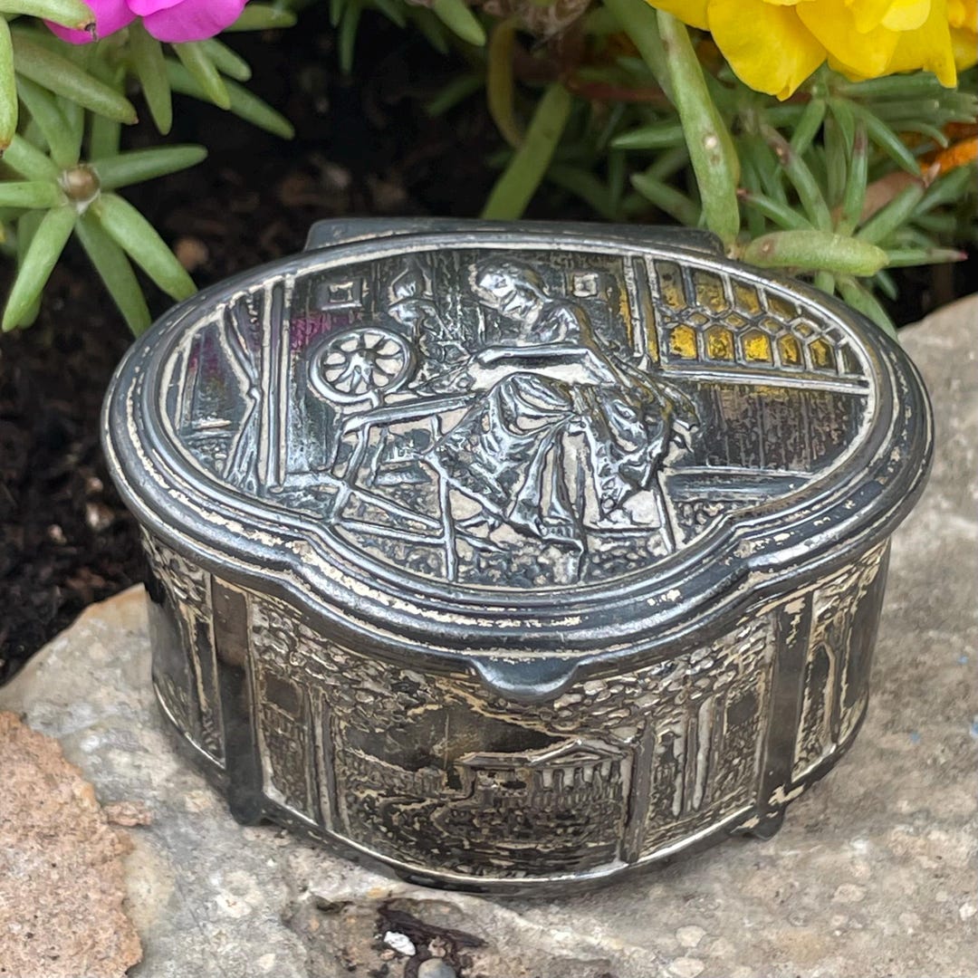 Antique 1920s Trinket Box With Spinning Lady. Rings Jewellery. Dressing ...