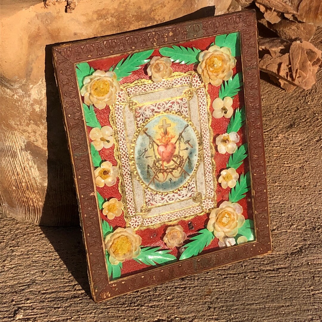Rare Antique Reliquary 1800s Shellwork Diorama. Sacred Heart. Arma ...