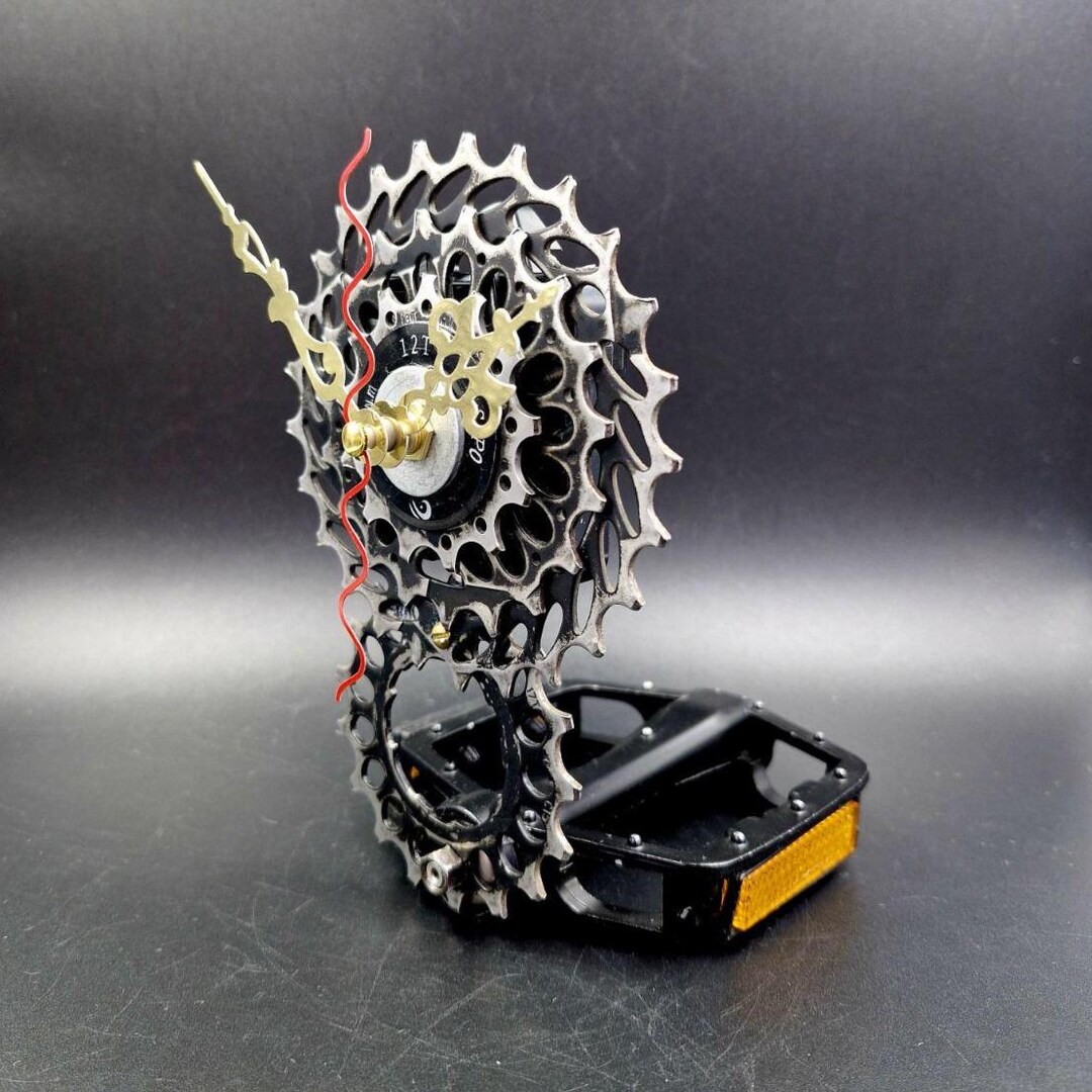 Recycled Bike Parts Clock: Steampunk Desk Decor, Gift for Cyclist - Etsy