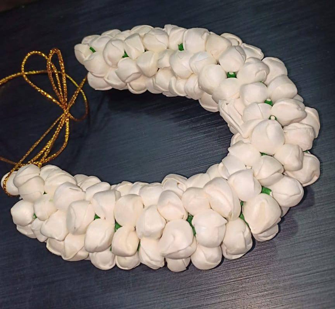 White Flower Gajra: Indian Hair Bun, Bridal Veni, Party Jewelry - Etsy
