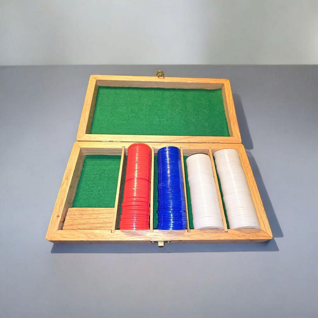 Oak Wood Poker Chip Storage Case With Green Felt Lining & Brass Latch ...
