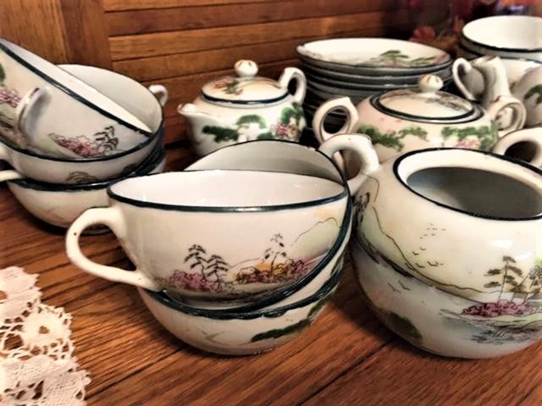 Geisha Girl Hand Painted Tea Set (12) Saucers; (11) Teacups (5) Serving ...