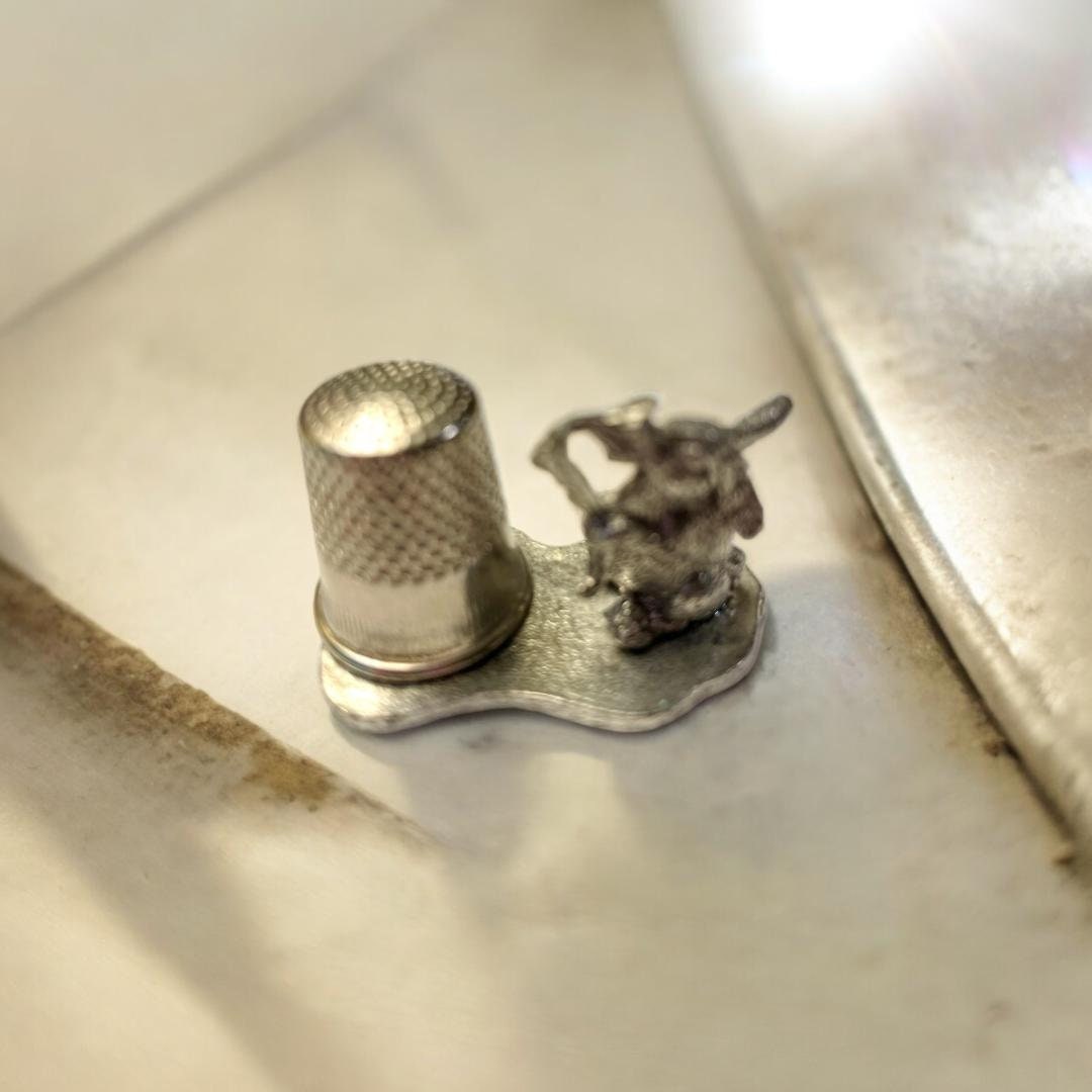 Thimble Holder Metzke 1979 Magnetic and Pewter Bunny With Flower ...