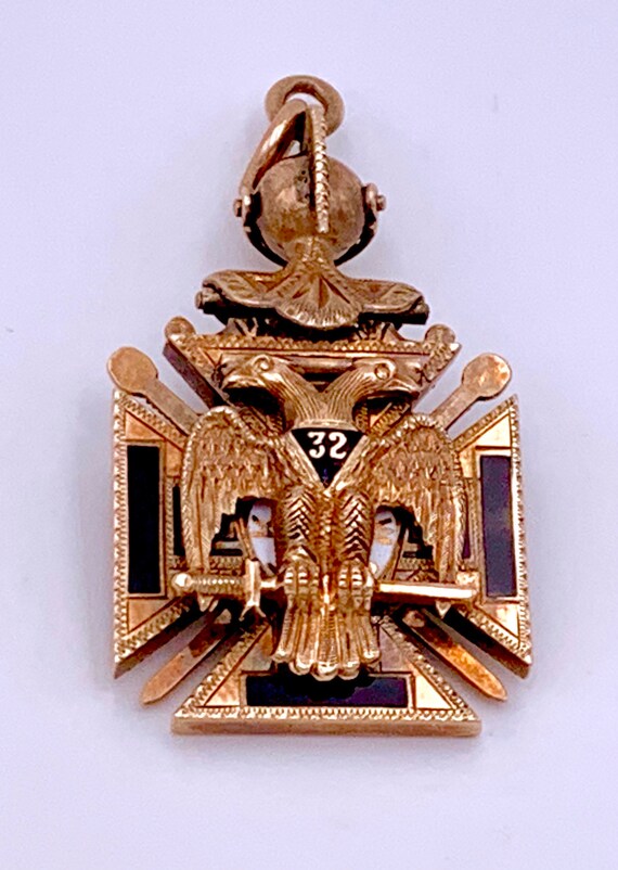 14k and 32nd degree - Gem