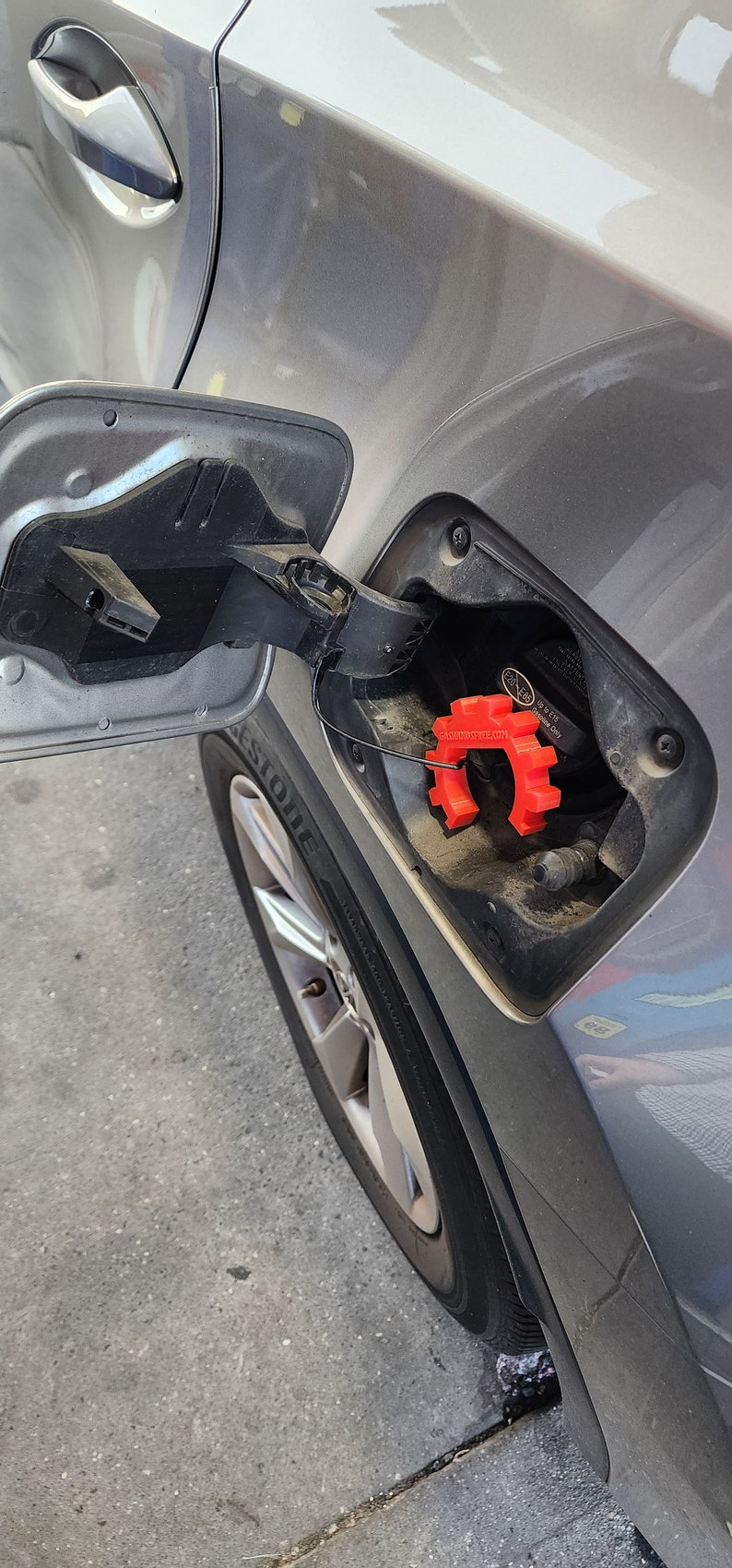 Gas Dispenser Locking Clip - Gas Your Car With Hands in Your Pocket, No ...