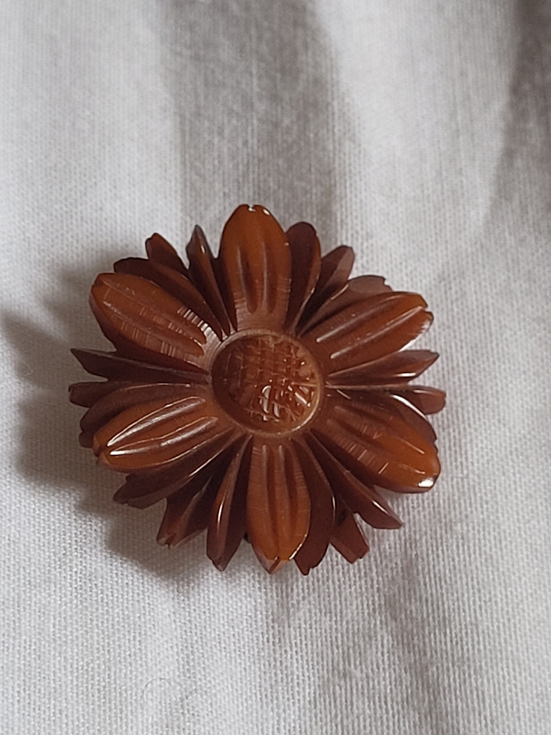 Vintage Bakelite Flower Brooch - Etsy