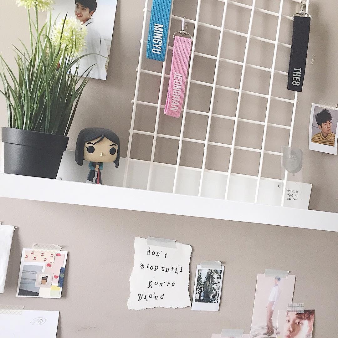 Wire Wall Grid Kpop Panel Metal Moodboard FREE CLIPS K-pop - Etsy