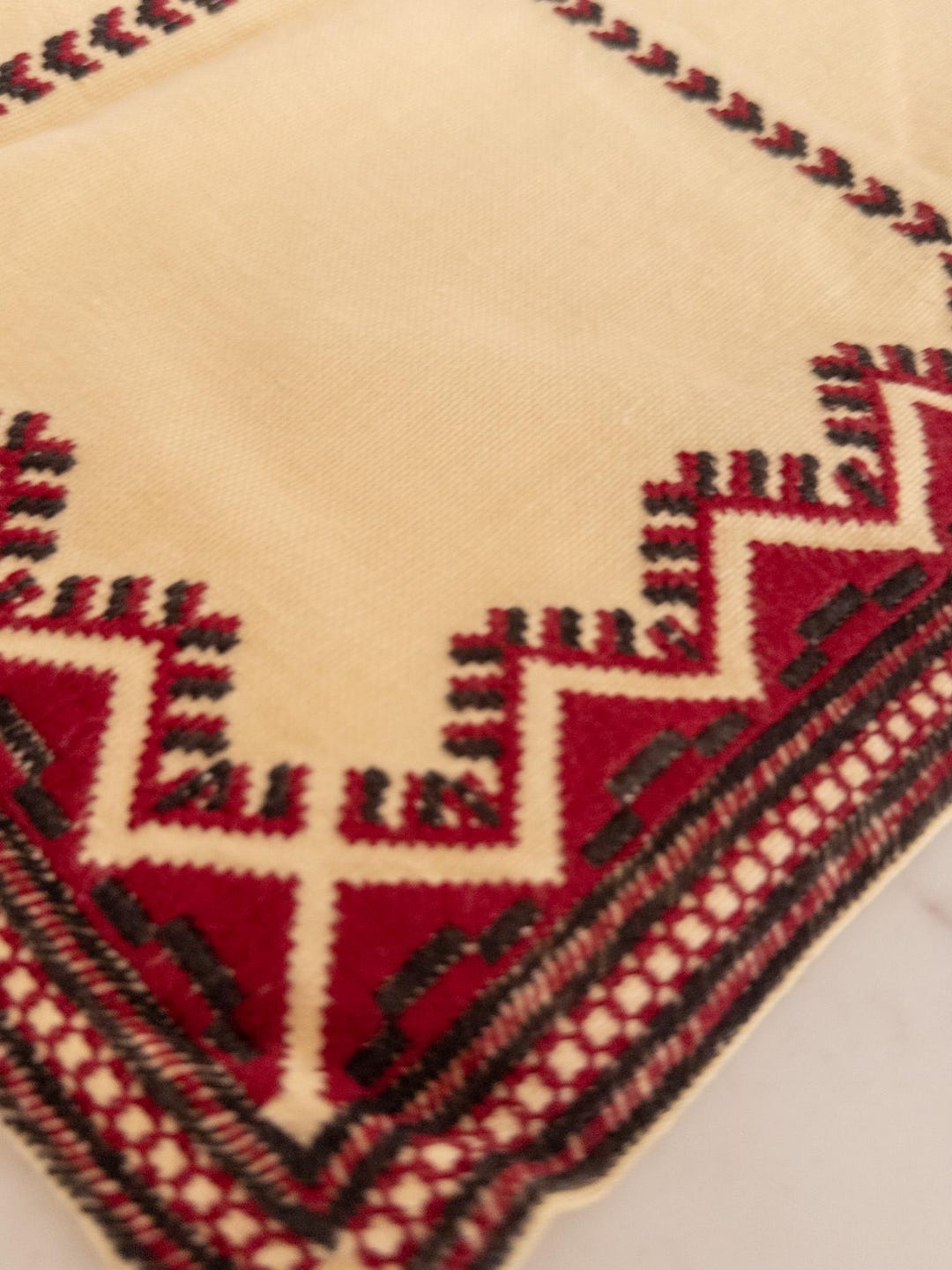 Vintage Traditional Bulgarian Embroidered Tablecloth Hand Embroidery ...