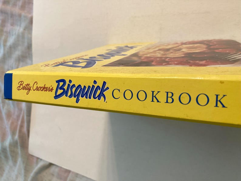 Vintage Betty Crocker's Bisquick Cook Book. Hardcover 2000. Bcbisquik ...