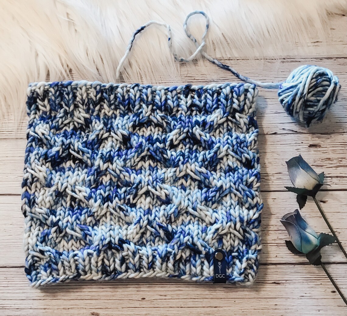 Delft Cowl Knitting Pattern - Etsy