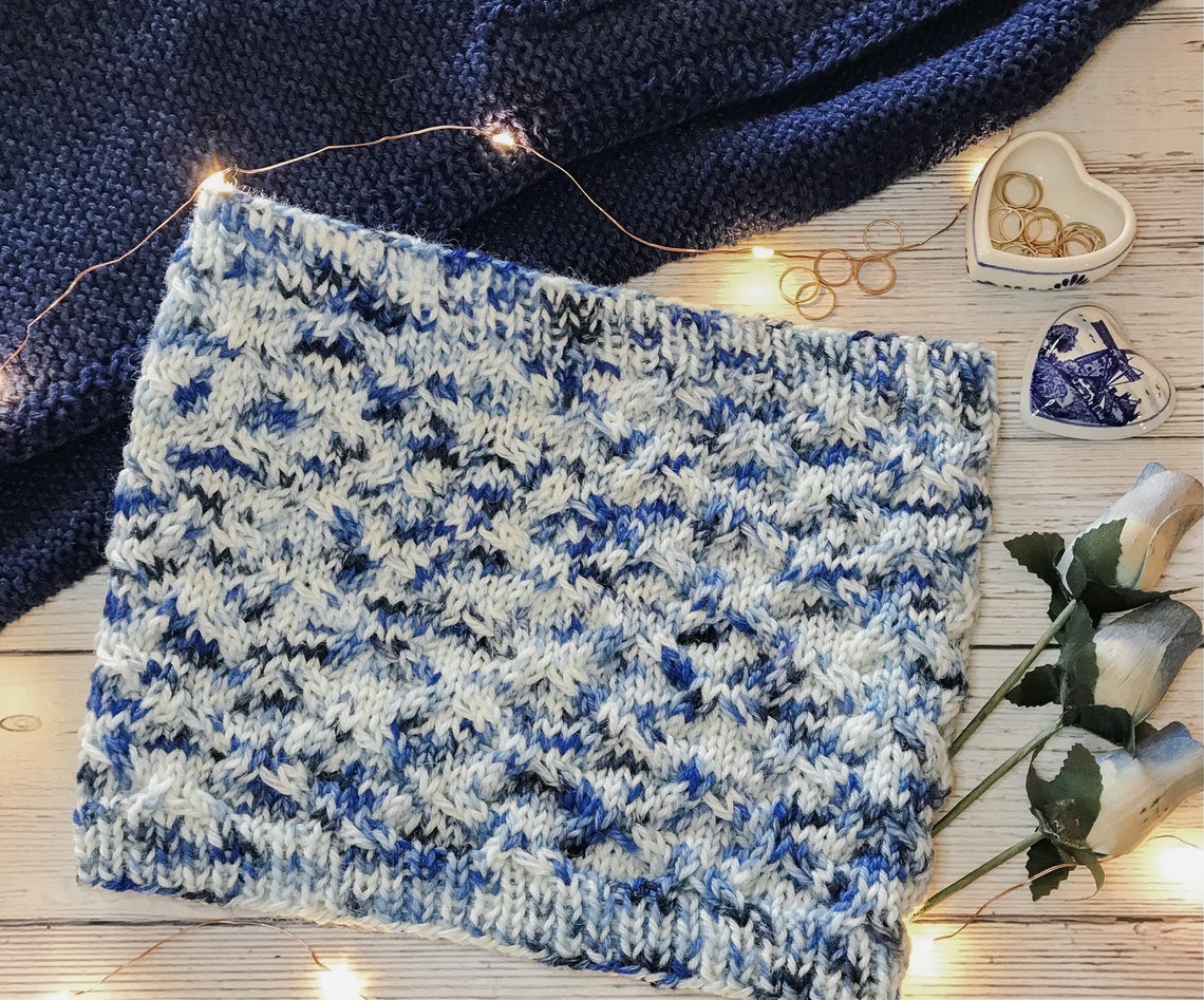 Delft Cowl Knitting Pattern - Etsy