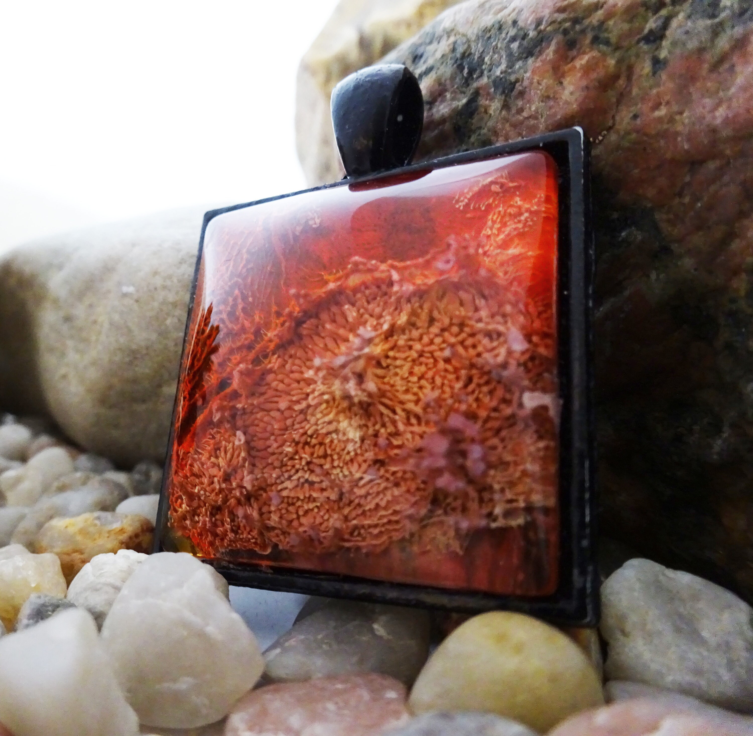 Red Chain Pendant Unique in Resin Lava Gradient Red - Etsy