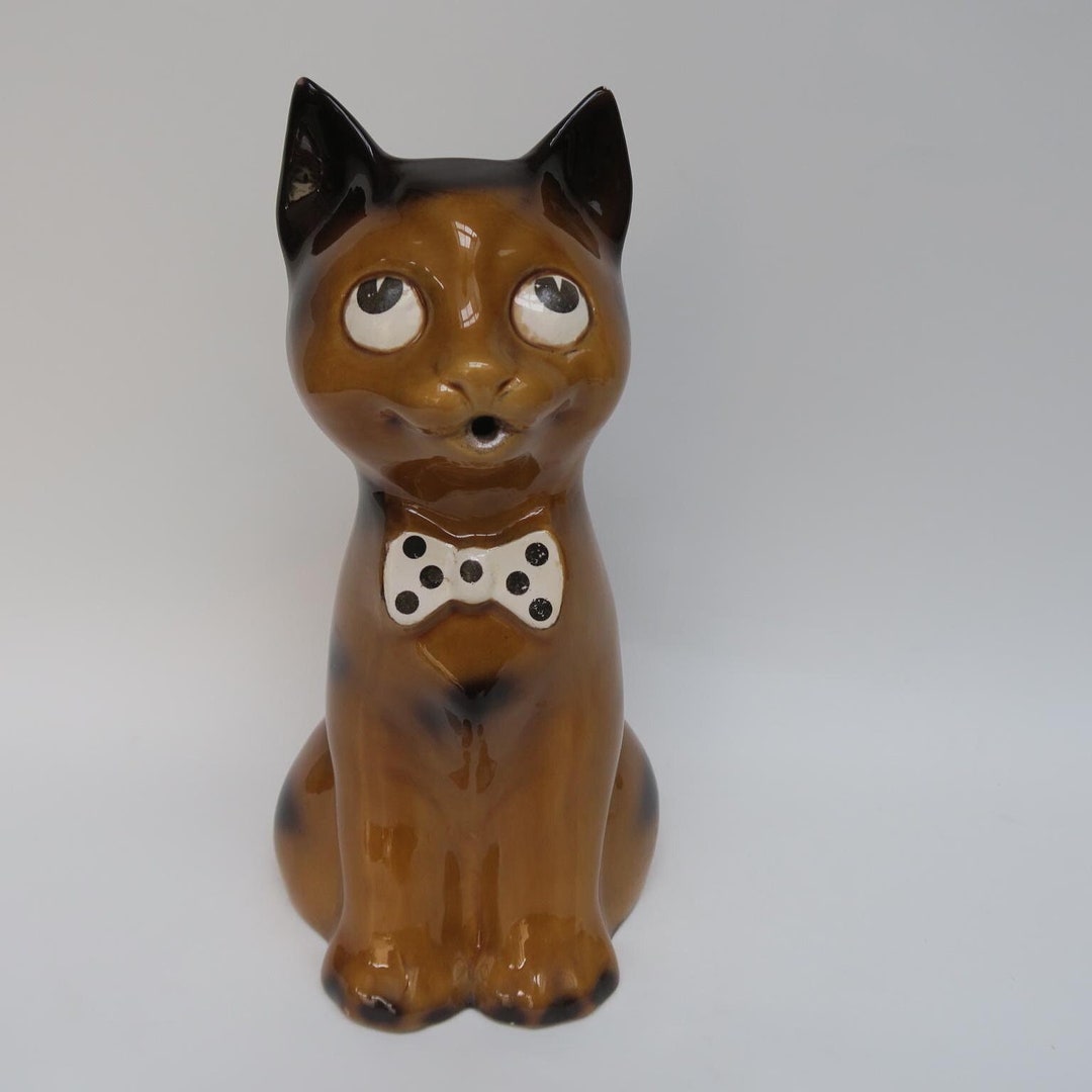 Ceramic Cat Carafe With Mini Chips on the Ears - Etsy