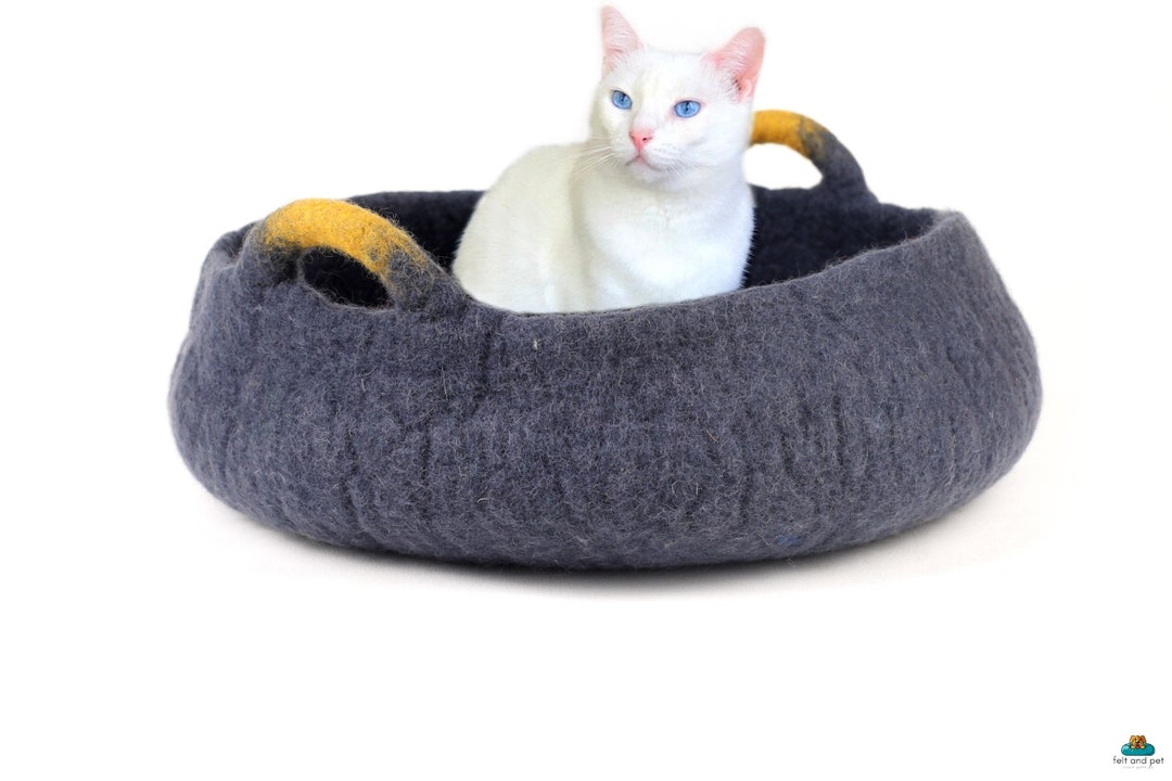 Handmade Felt Cat Bed - Handmade Cat Basket - Modern Pet Bedding - Gift ...