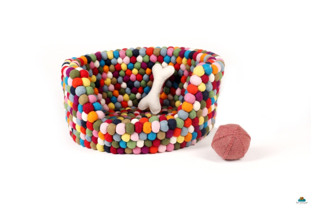 Felt Ball Dog Basket - Wool Cat House - Pet Lounger - Cozy Puppy Bed ...