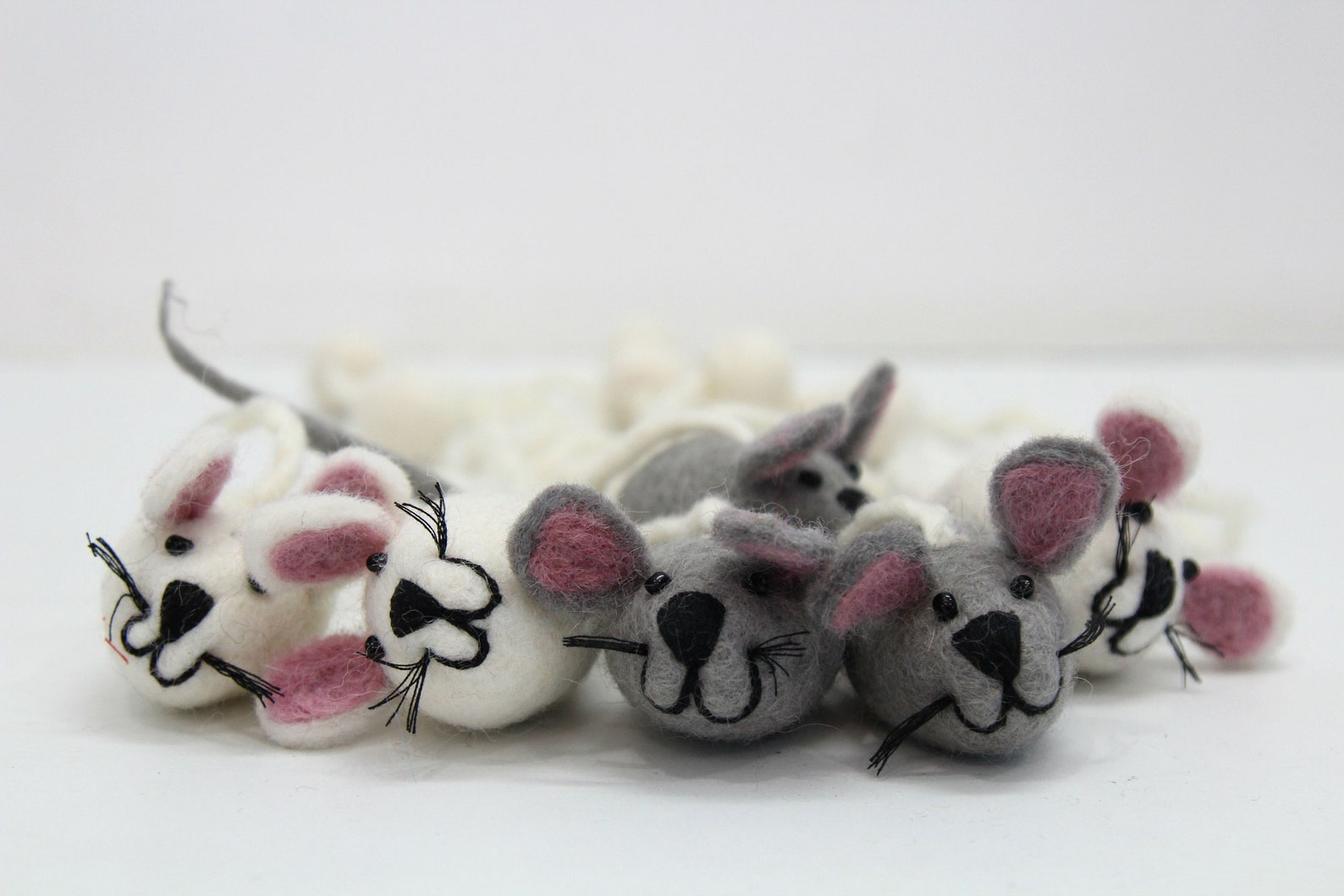 Felt Mouse Cat Toy – Handmade Wool Pet Toy, No Chemicals (4 Pieces) - Etsy