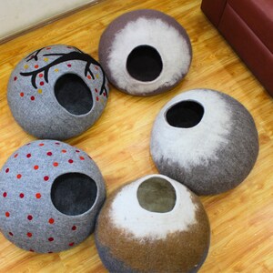 Round Design Handmade Cat Caves - Wool Cat House Made Using Pure Wool ...