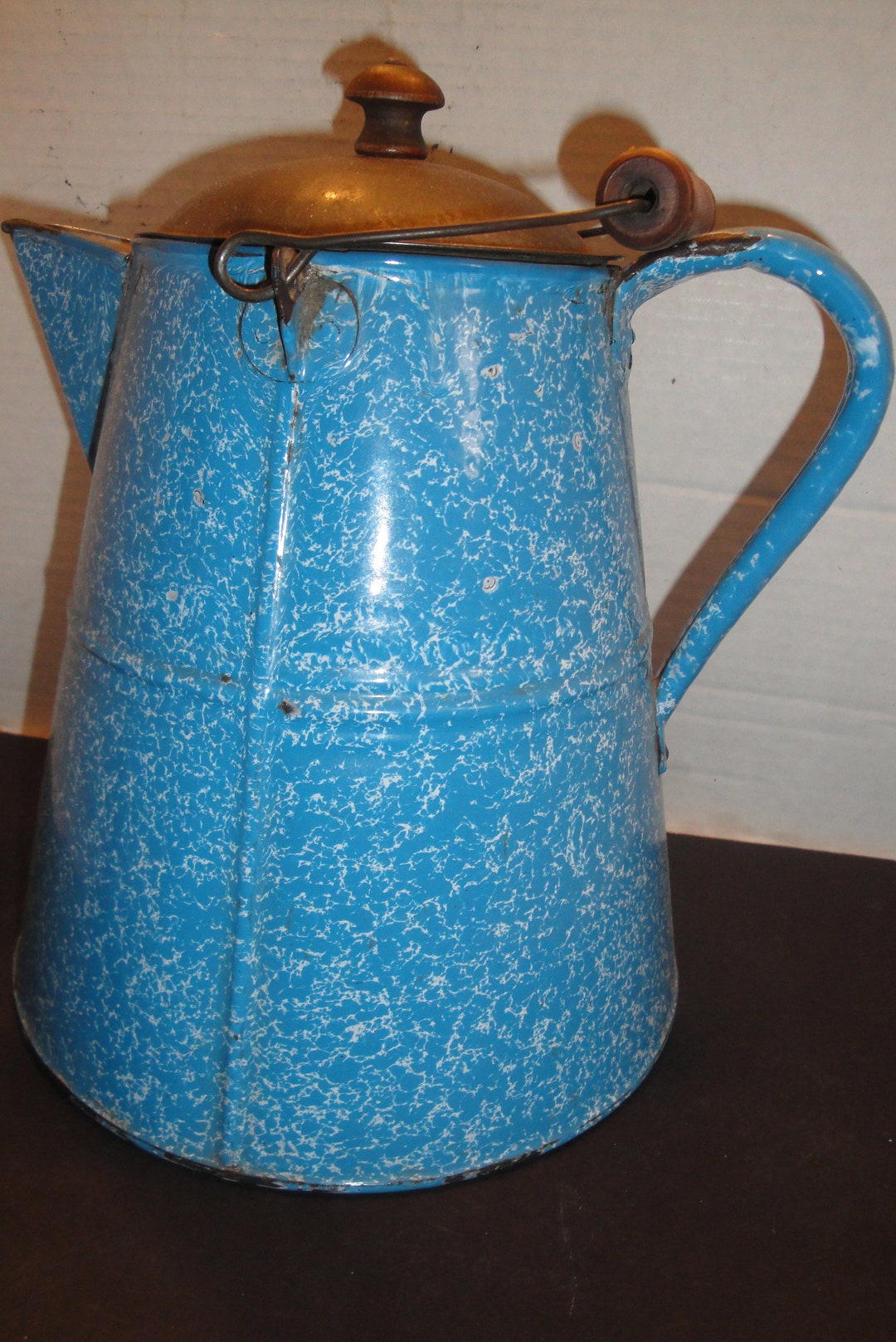 Hugh Old Farm Kitchen Coffee Pot. Primitive Blue and White Graniteware ...