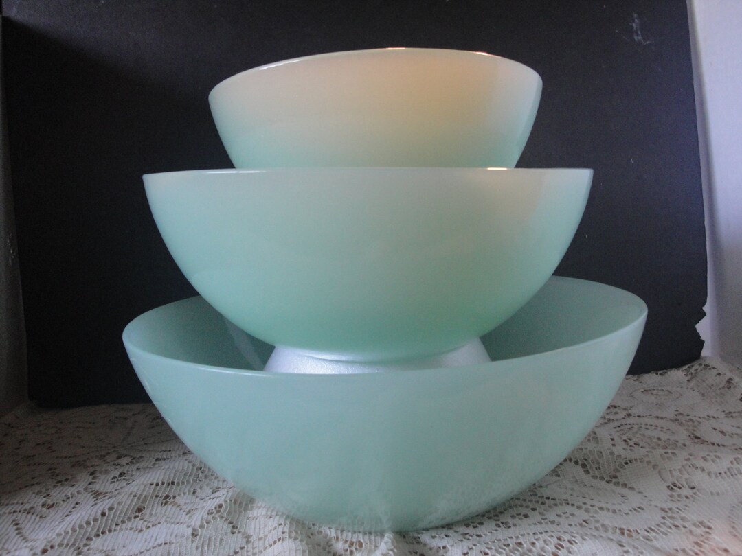 Jadeite Green/milky Glass Green Gibson Vintage 3 Piece Bowl Set. - Etsy