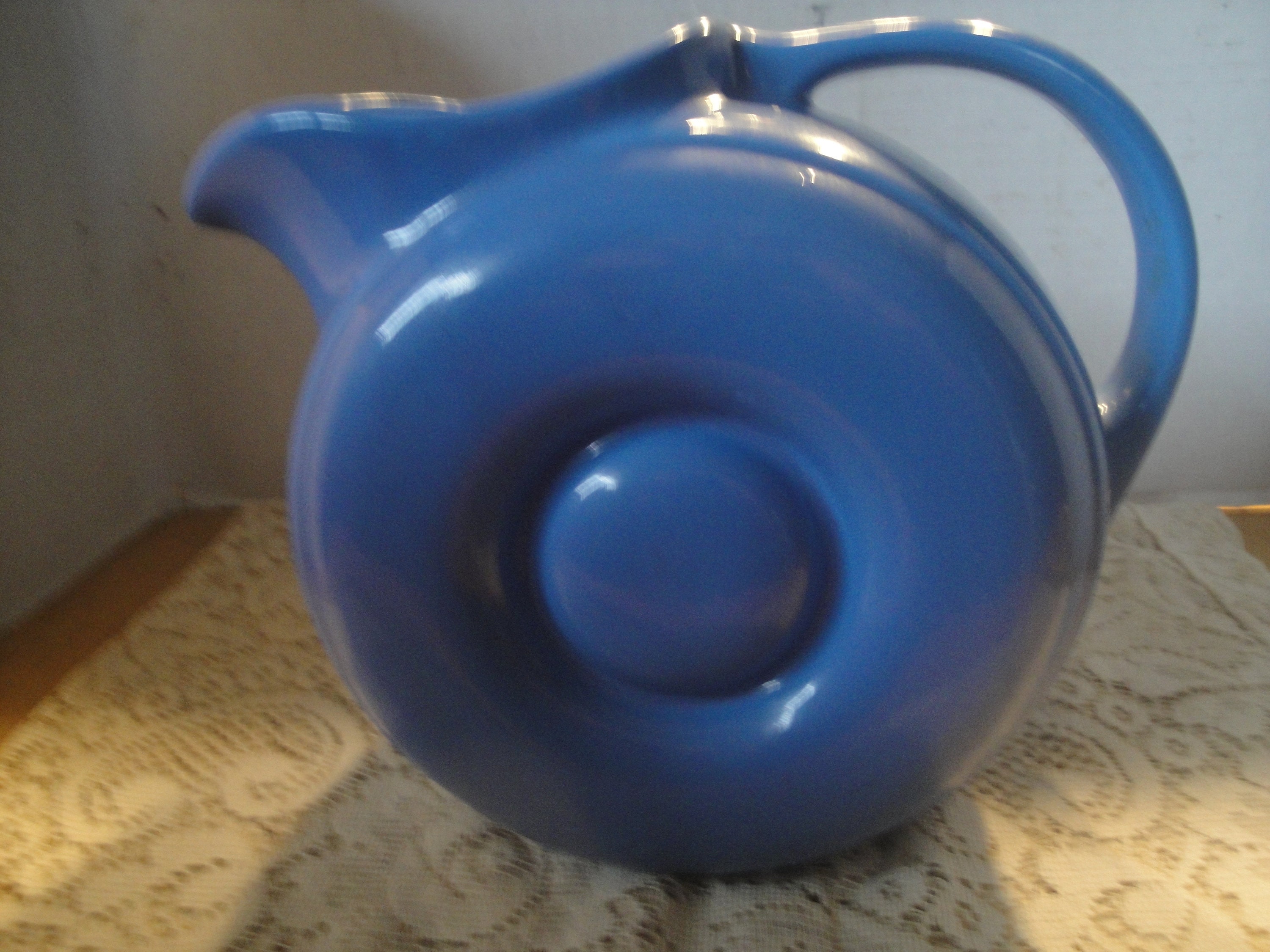 Vintage Hall USA 1950's Sky Blue Donut Pitcher With Ice Lip, Excelllent ...