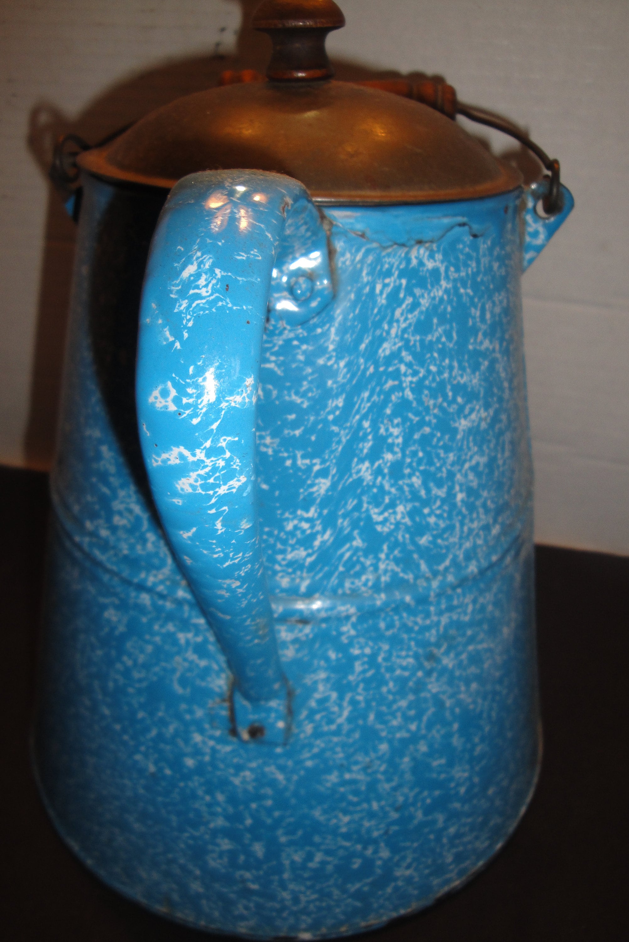 Hugh Old Farm Kitchen Coffee Pot. Primitive Blue and White Graniteware ...