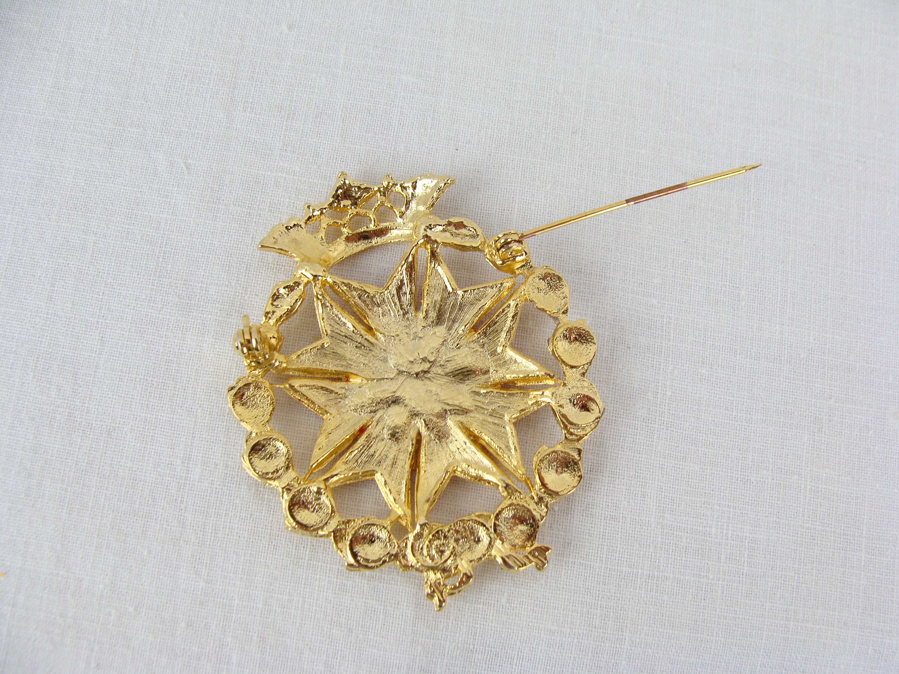 Vintage Crest Brooch 80s Coat of Arms Shield Heraldic Gold - Etsy