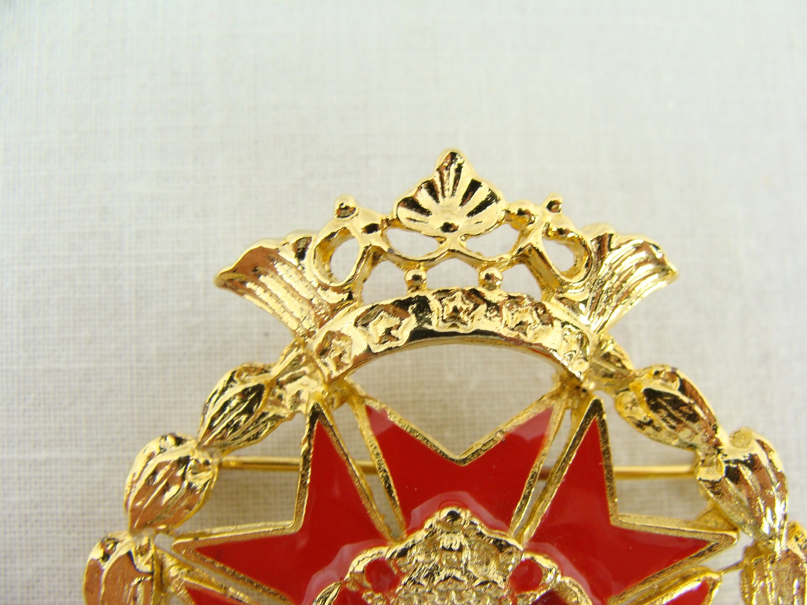 Vintage Crest Brooch 80s Coat of Arms Shield Heraldic Gold - Etsy