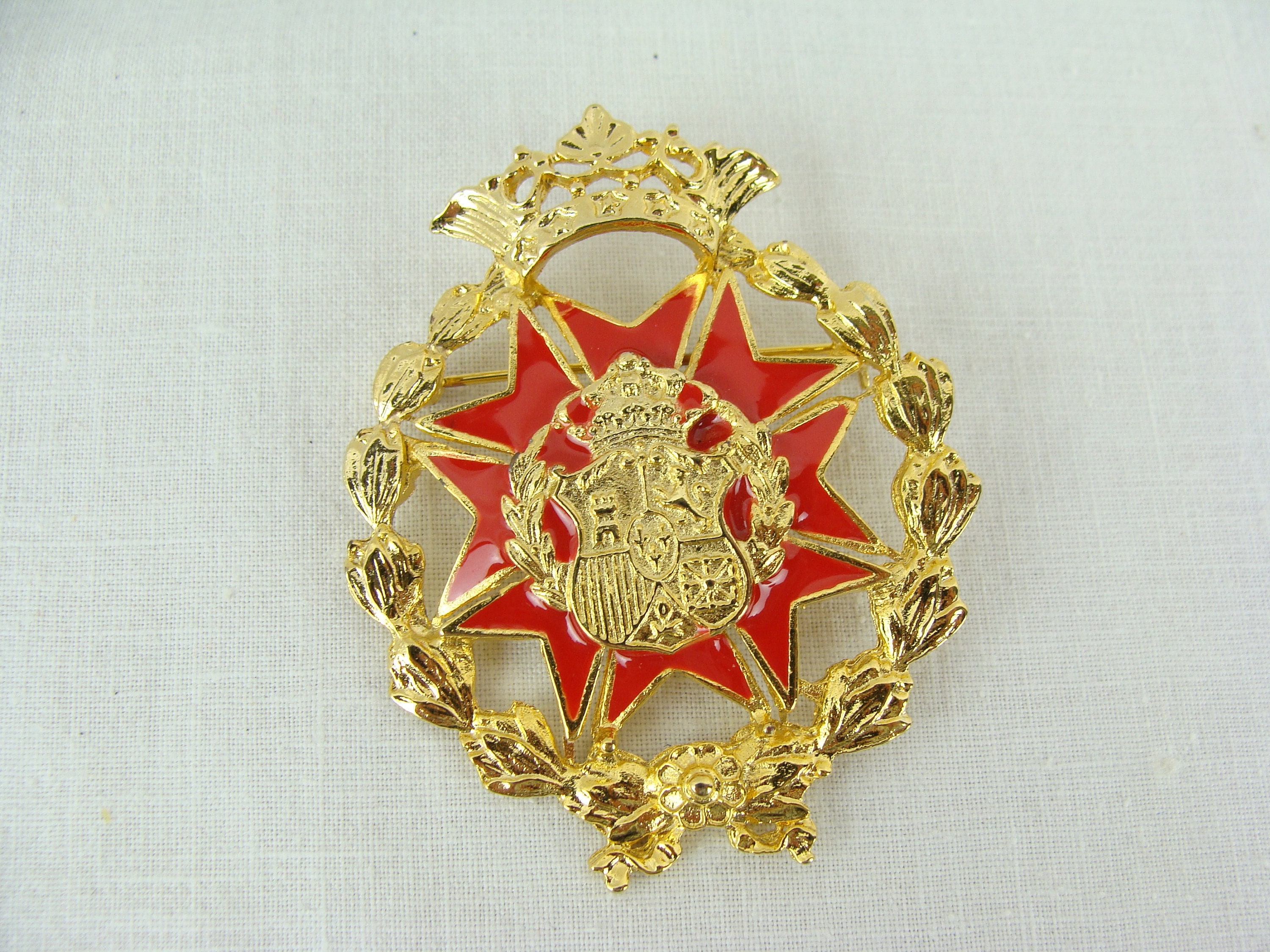 Vintage Crest Brooch 80s Coat of Arms Shield Heraldic Gold - Etsy