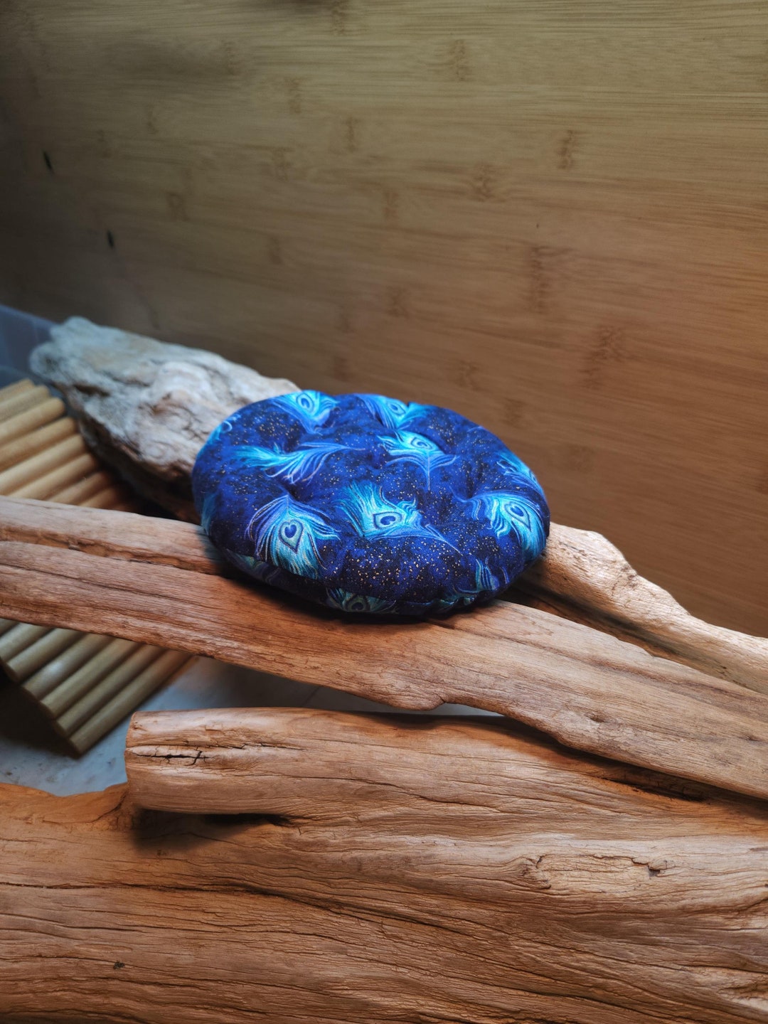Bearded Dragon Lizard Pillow Lounge Bed; Papasan Style, Multiple Sizes ...