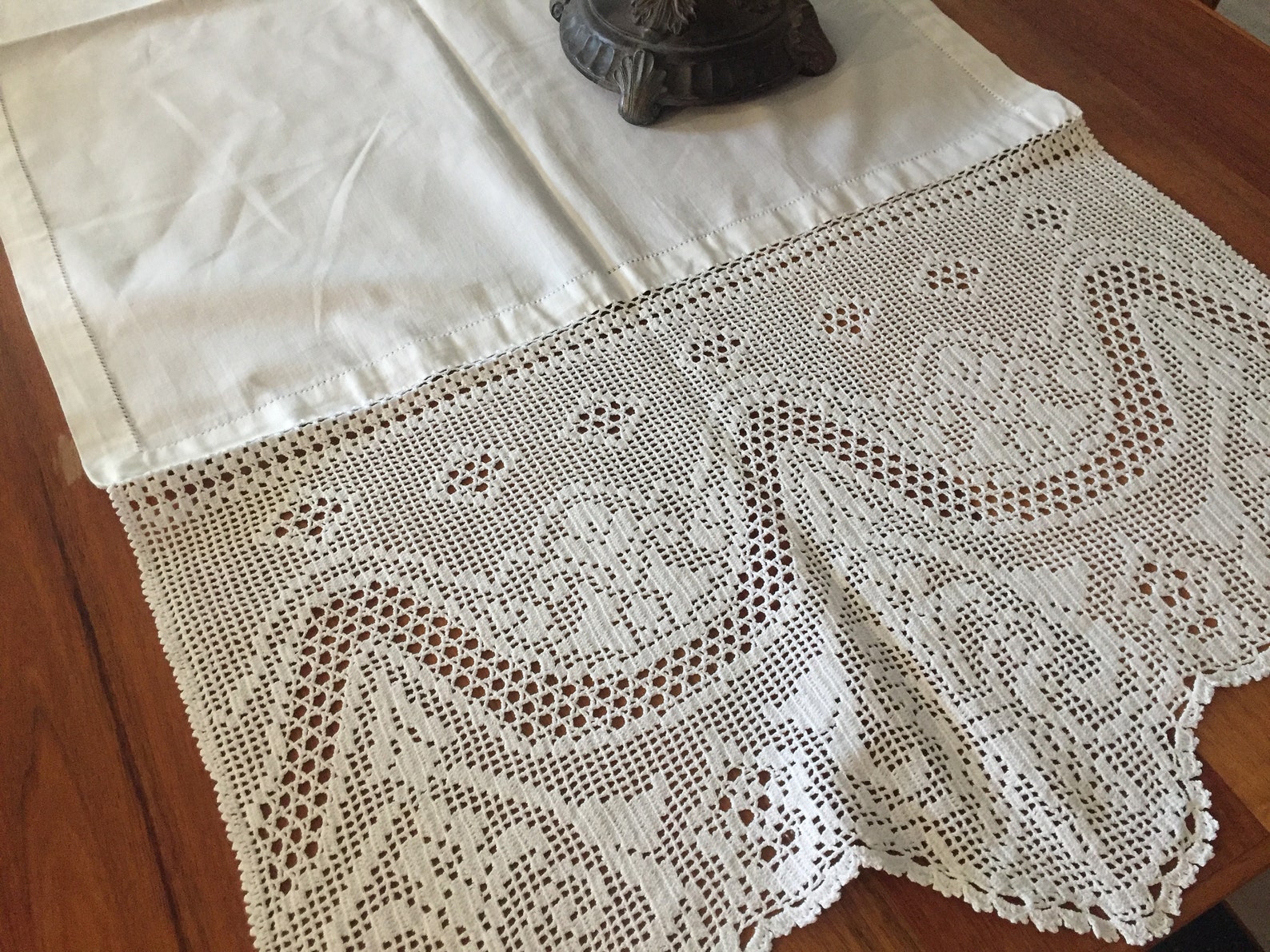 Large Art Deco Vintage Cotton Linen and Filet Crochet Lace Table Runner ...