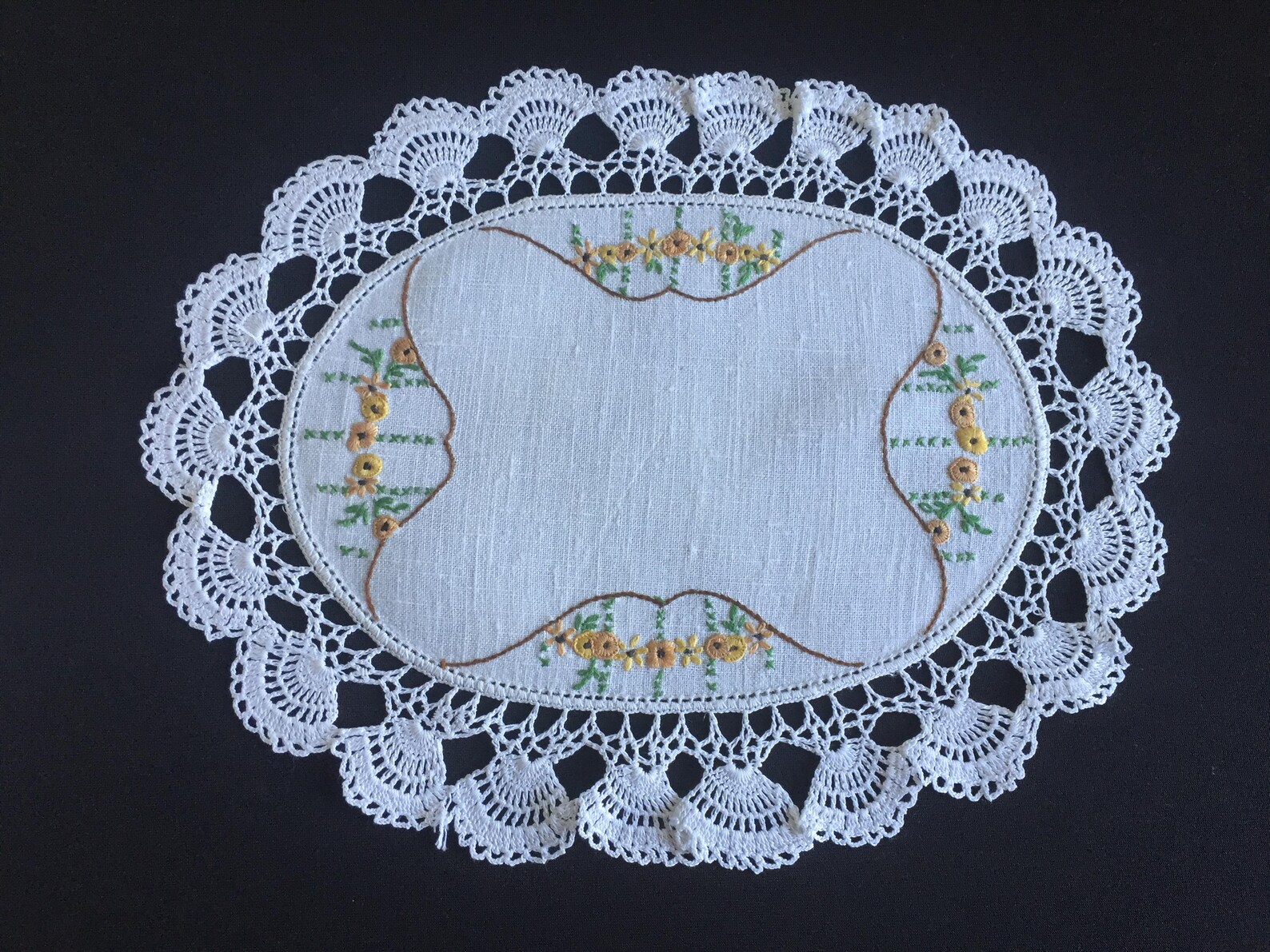 Vintage Hand Embroidered Dressing Table Duchess Set White Irish Linen ...