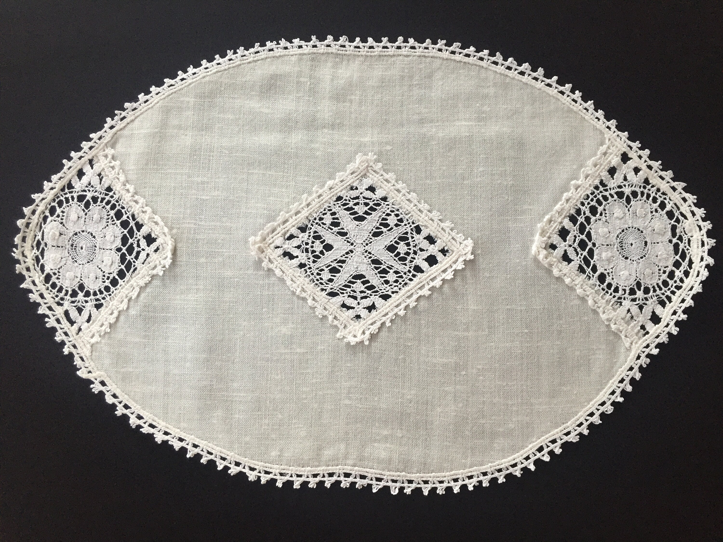 Oval Linen Doily with Bobbin Lace Inserts and Edging | Etsy