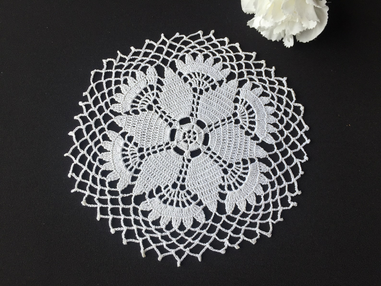 Small Crochet Lace Doily With Flower Pattern - Etsy