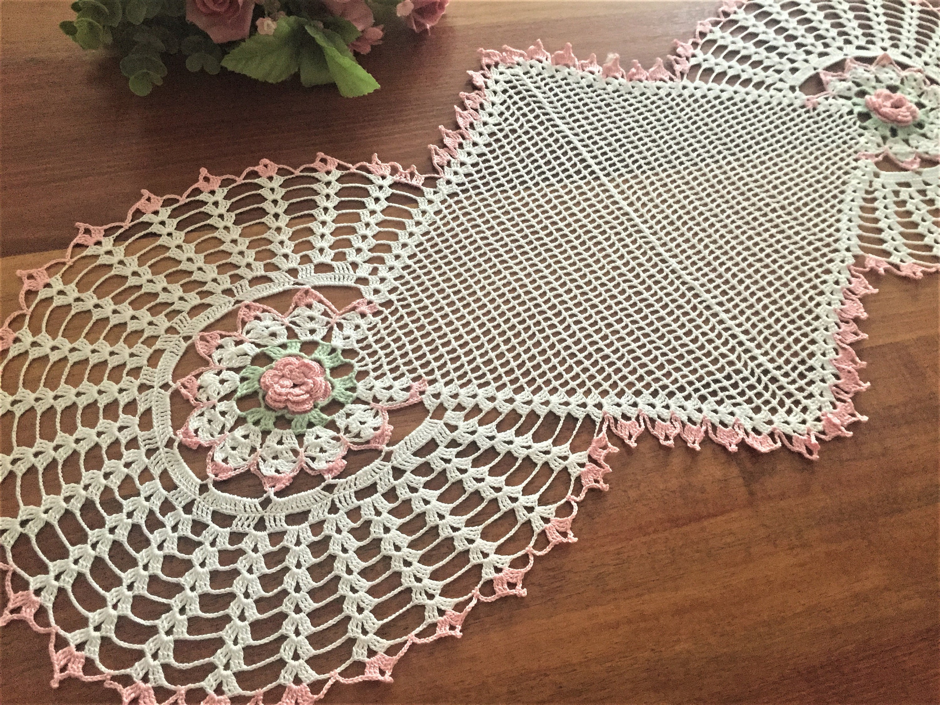 Crochet Lace Table Runner with Raised Pink Irish Roses | Etsy