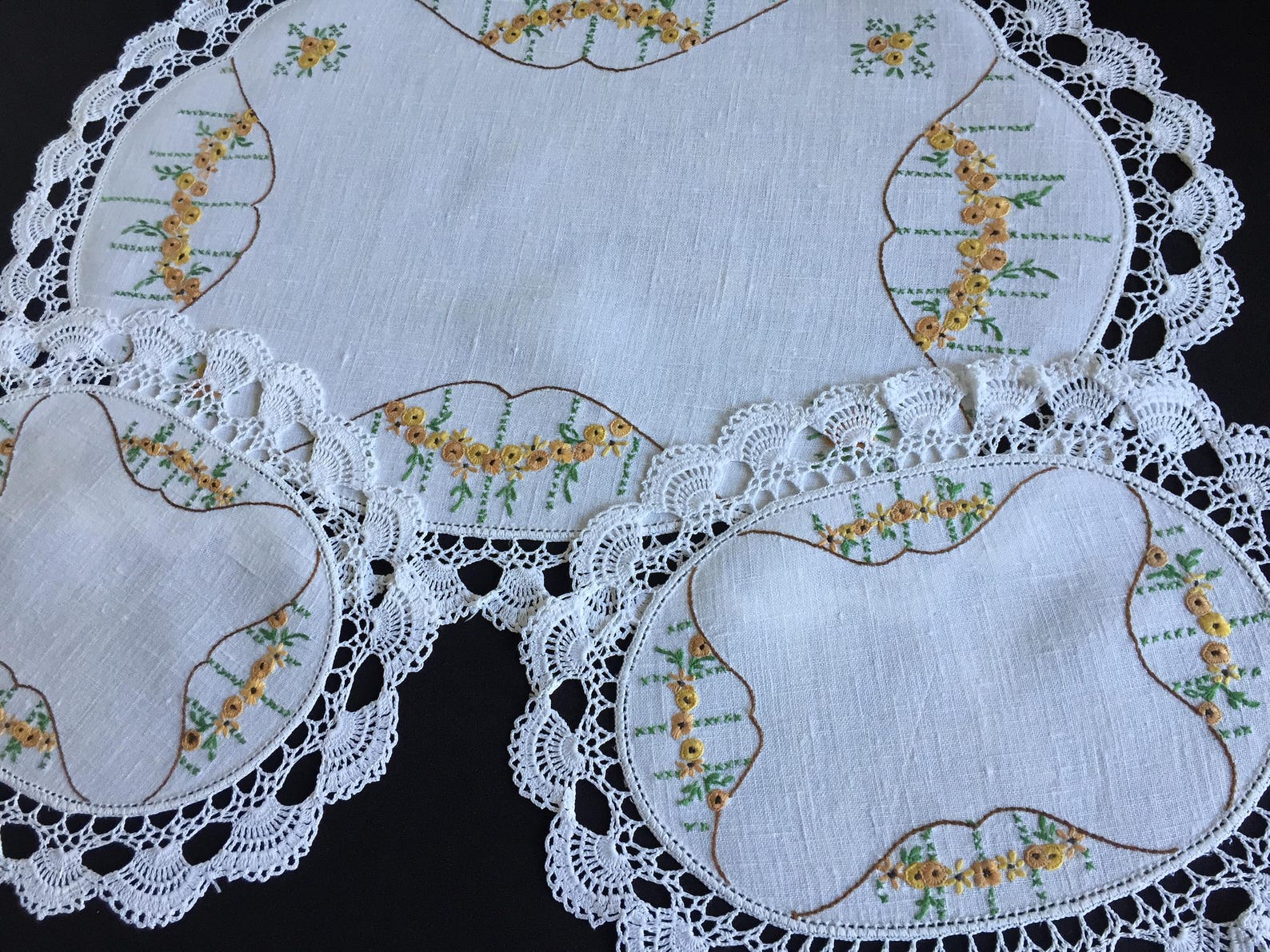 Vintage Hand Embroidered Dressing Table Duchess Set White Irish Linen ...