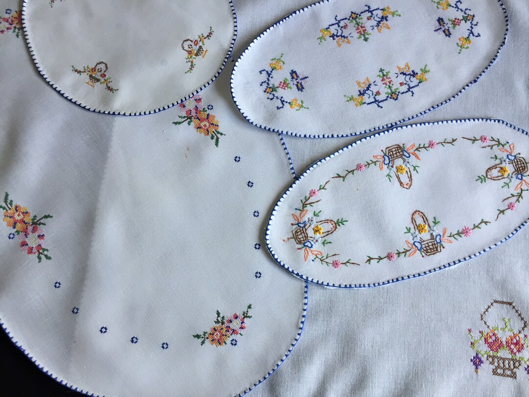 ART DECO Hand Embroidered Vintage Linen Doily, Napkin or Tray Cloth - Etsy