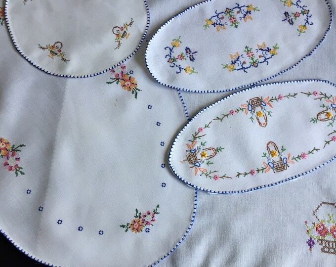 ART DECO Hand Embroidered Vintage Linen Doily, Napkin or Tray Cloth - Etsy