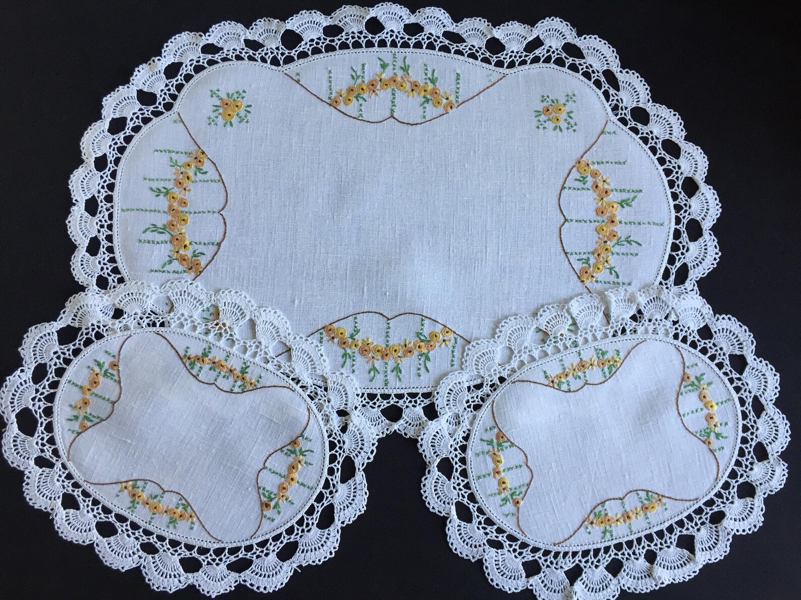 Vintage Hand Embroidered Dressing Table Duchess Set White Irish Linen ...