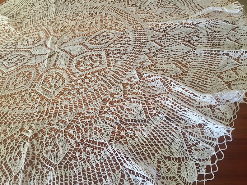 Round Hand Knitted Lace Tablecloth With Leaf Pattern - Etsy Australia